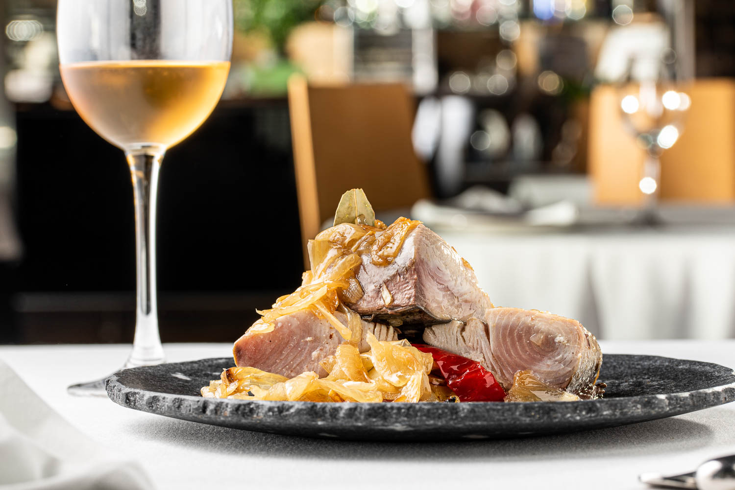 Bonito fillet cooked with pickled vegetables - Restaurante Juan Moreno